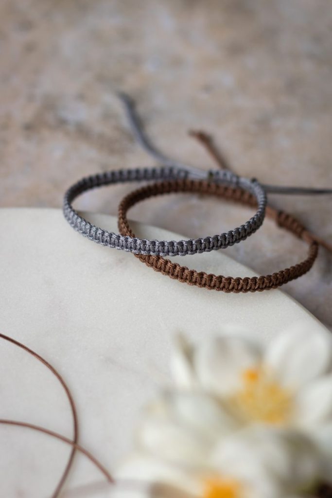 Makramee Armbänder knüpfen mit Anleitung - Alle Basics