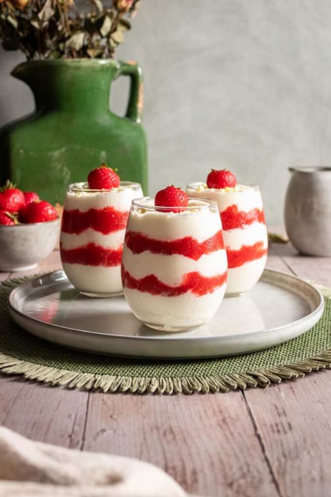 Spaghetti Eis Dessert mit Mascarpone im Glas - schnell & einfach